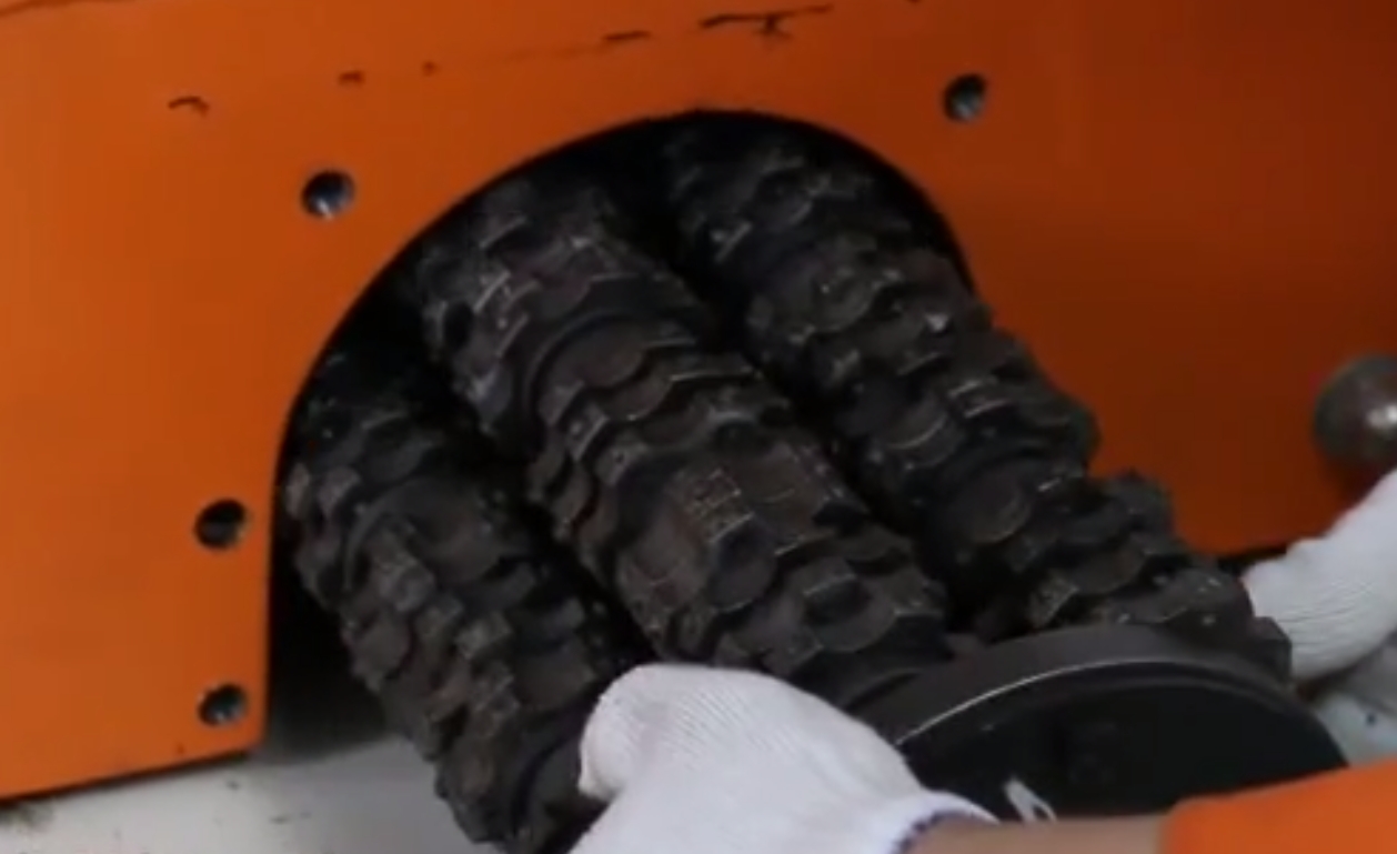 How to replace the scarifier cutters of a scarifier machine ...